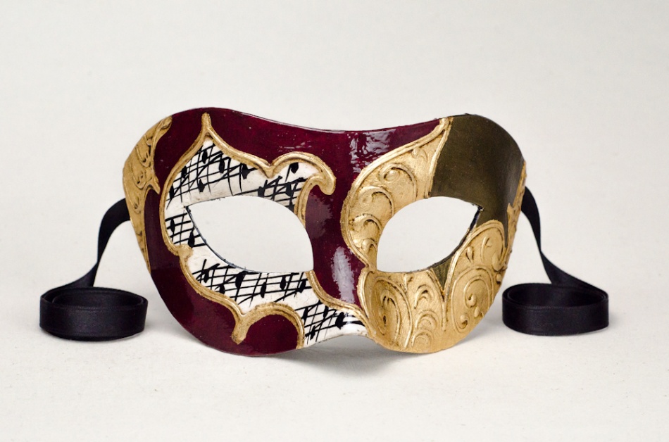 Venetian masks for sale: the colombina mask, festival favorite